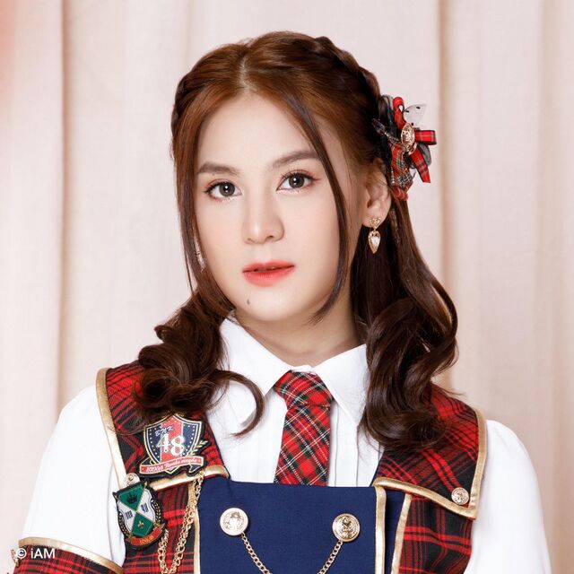 ファイル:2023年BNK48プロフィール Phattharanarin Mueanarit.jpg - エケペディア